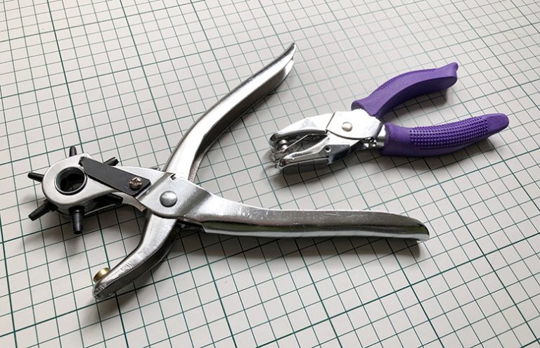 Using a single hole punch for your inserts • Bigrell Design
